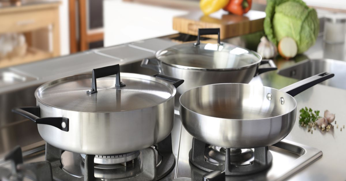 Cooking food in aluminium vessels increases risk of Alzheimer's disease ...