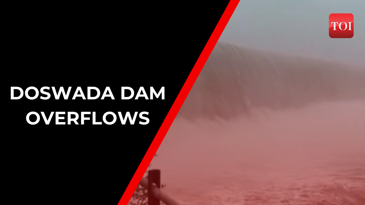 Gujarat: Doswada Dam overflows due to heavy rainfall in Tapi