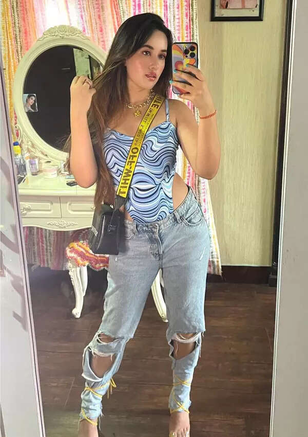 Glamorous pictures of Nepali beauty Aditi Budhathoki are too good to ...