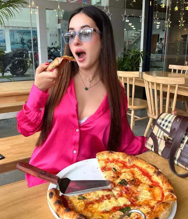Glamorous pictures of Nepali beauty Aditi Budhathoki are too good to ...