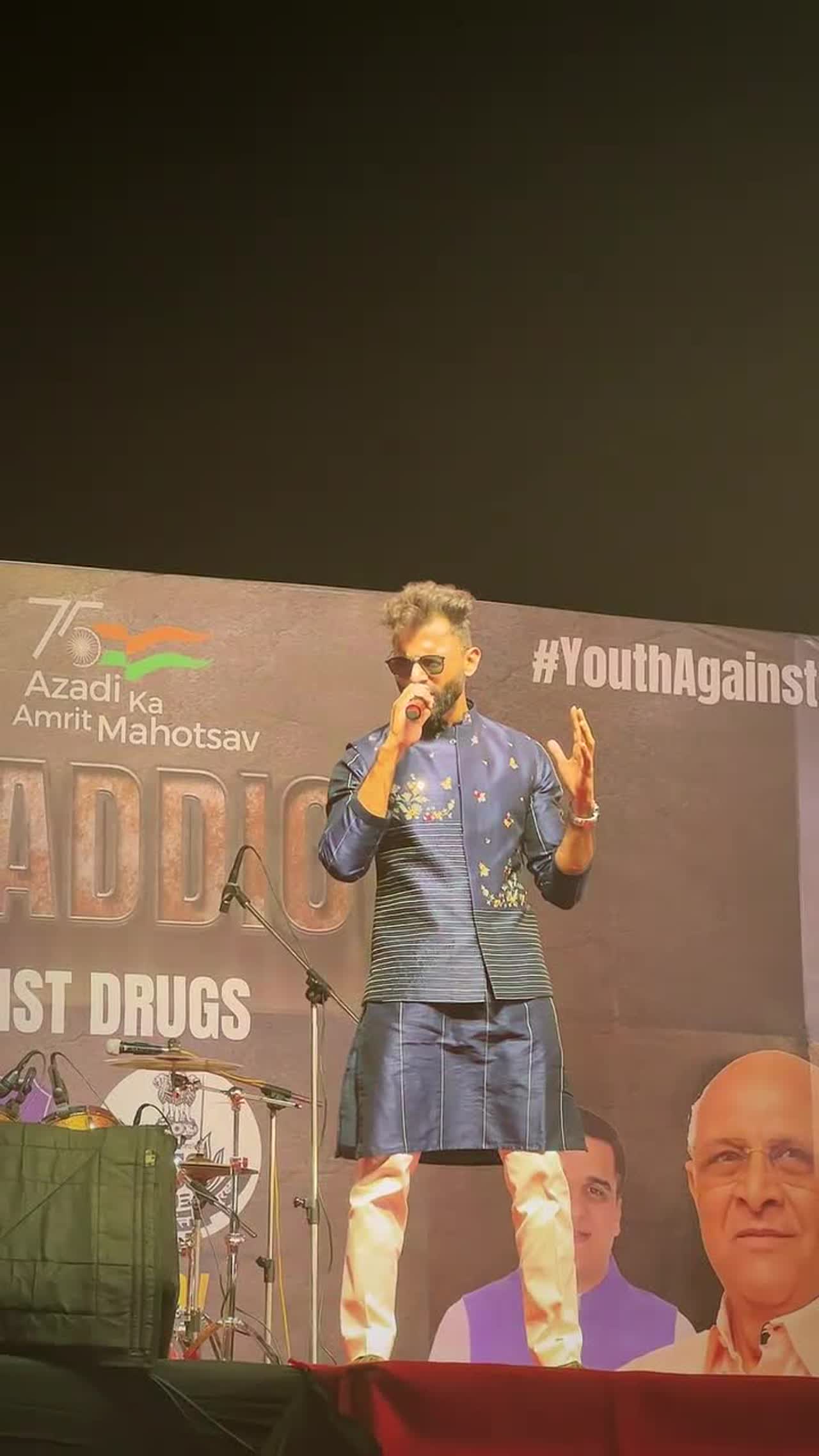 Meet Jain sings a beautiful rendition during a concert