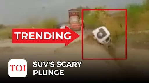 Viral: Speeding SUV plunges into flooded ditch, netizens shocked