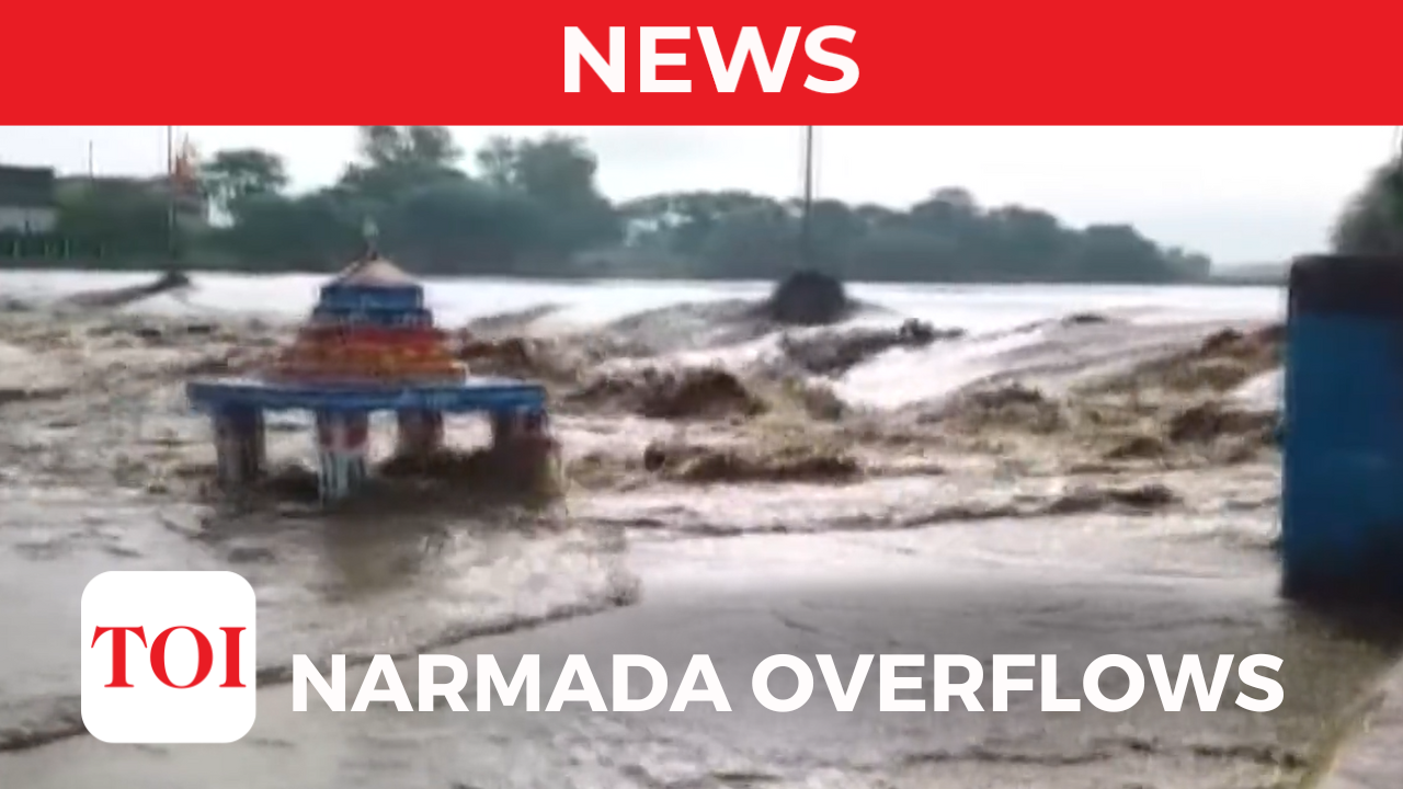 MP: Narmada river in spate after torrential rainfall in Dindori