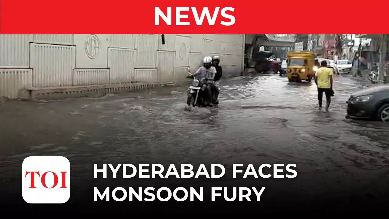 Heavy rains lash the city of Hyderabad, vehicles wade through ...