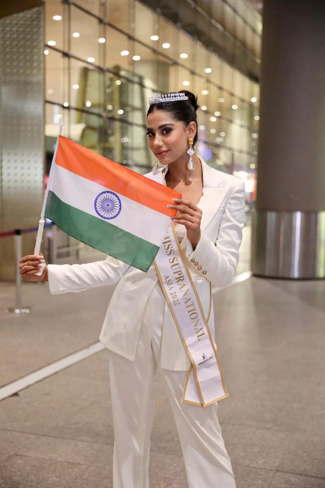 Ritika Khatnani returns to India after her triumphant glory at Miss Supranational 2022