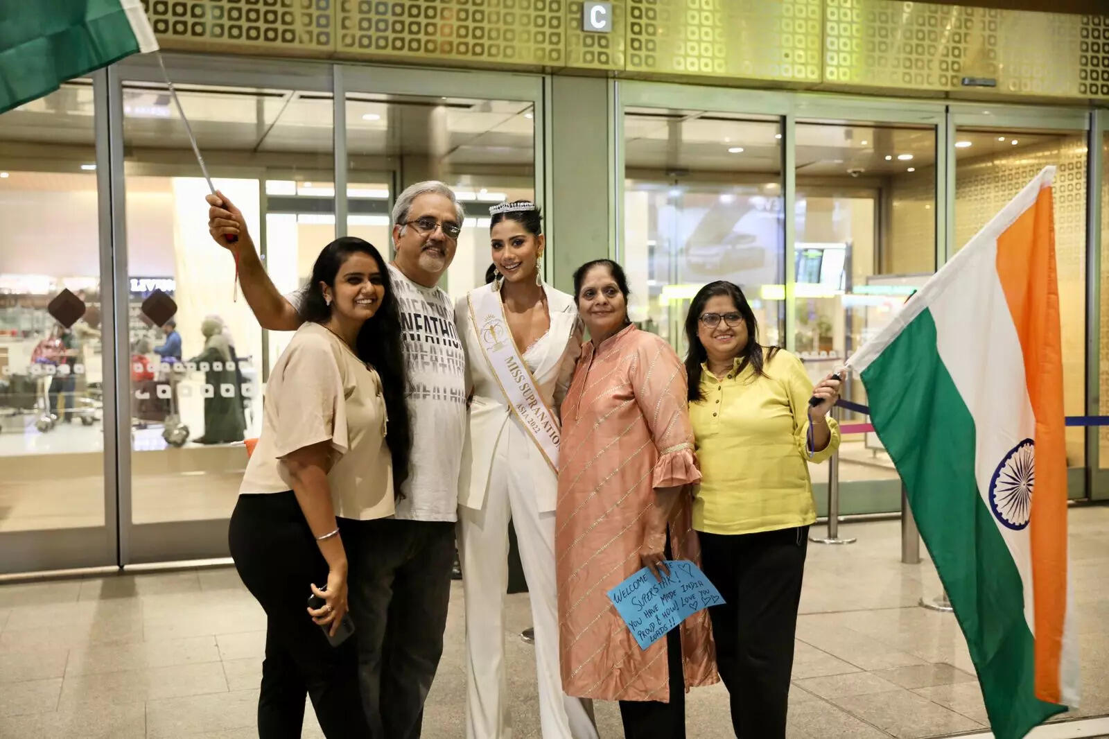 Ritika Khatnani returns to India after her triumphant glory at Miss Supranational 2022