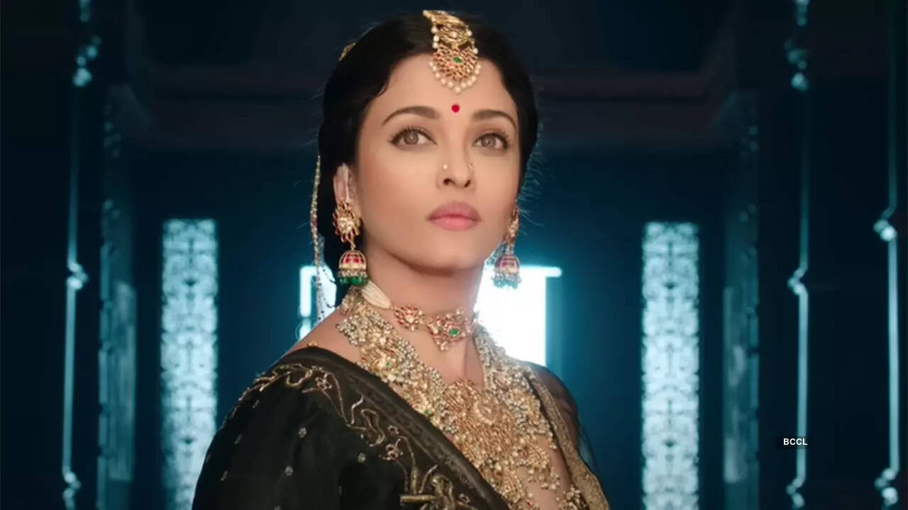 Ponniyin Selvan: Part 1 Movie User Reviews & Ratings | Ponniyin Selvan: Part 1 (2022) | Times Of ...