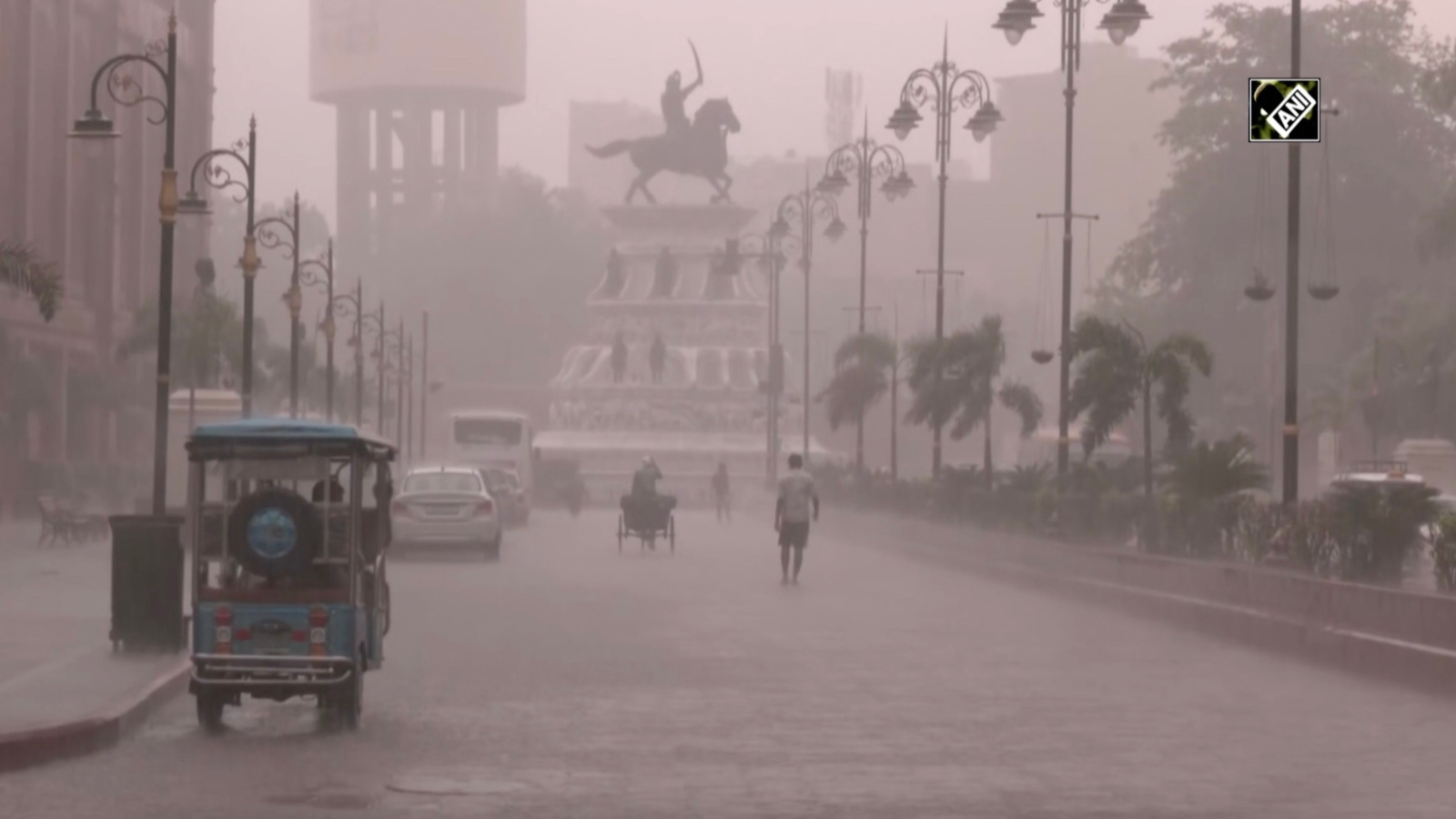 amritsar: Heavy rain lashes Amritsar, showers to continue till August 08