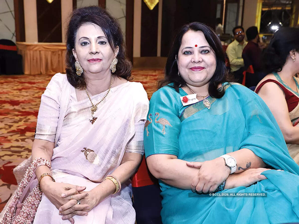 Putting their fashionable foot forward in a sari | Events Movie News ...