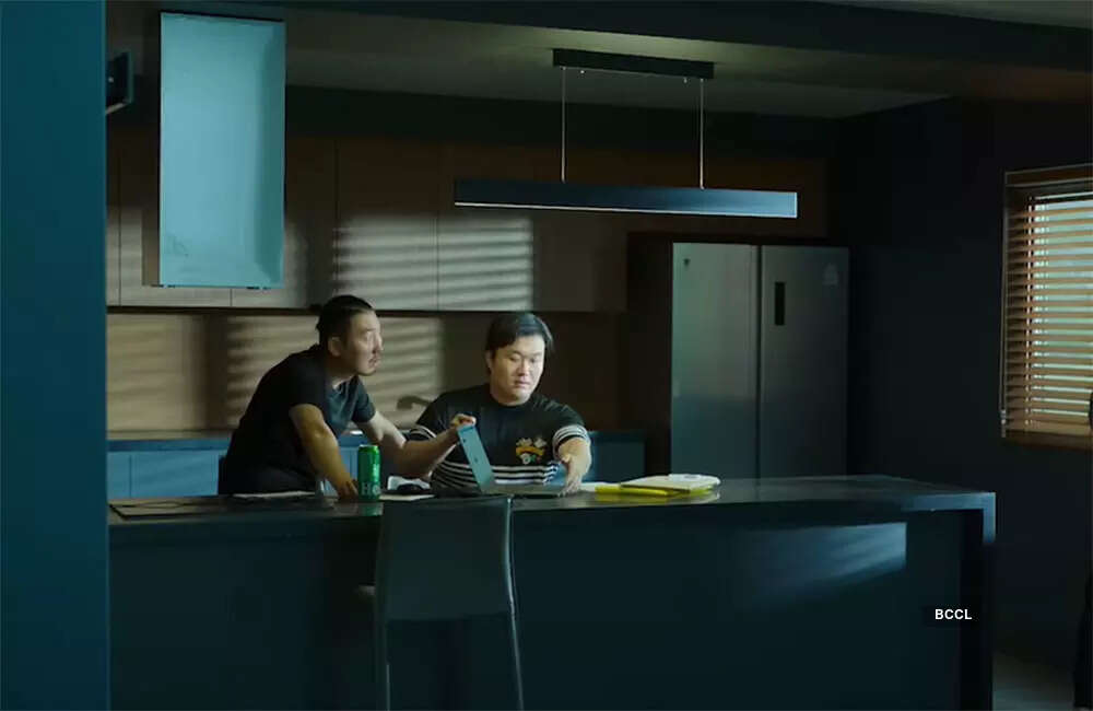 A Model Family Web Series: Review, Trailer, Star Cast, Songs, Actress ...