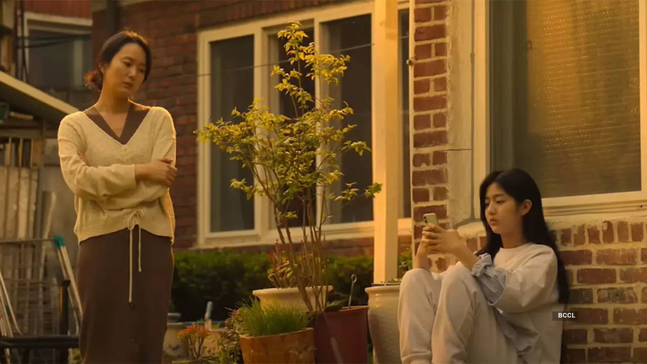 A Model Family Season 1 Review: The dark, twisted and gripping K-Drama ...