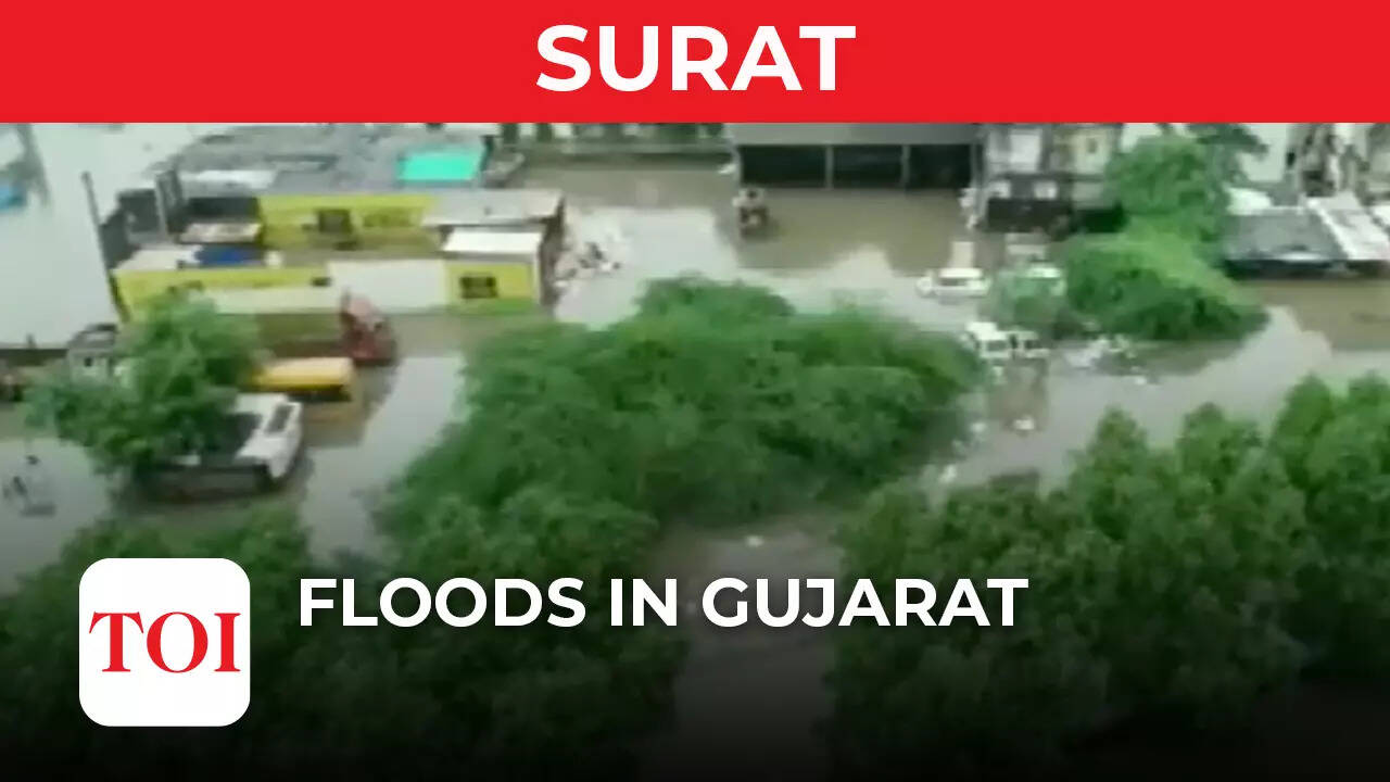 Flood-like situation in low-lying areas of Surat due to heavy rains in ...