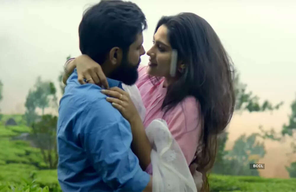 Kudukku 2025 Movie User Reviews & Ratings | Kudukku 2025 (2022) | Times ...