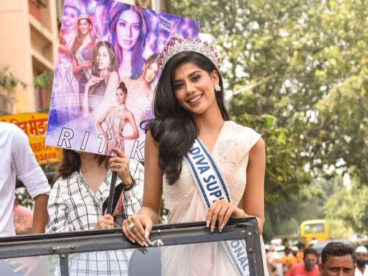 ritika khatnani: Watch Ritika Khatnani’s grand homecoming celebration!