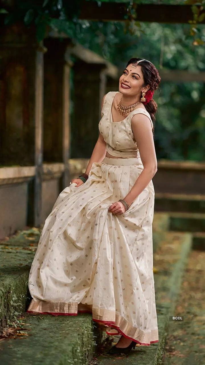 Bigg Boss Malayalam winner Dilsha Prasannan stuns in her new 'Maa Kaali ...