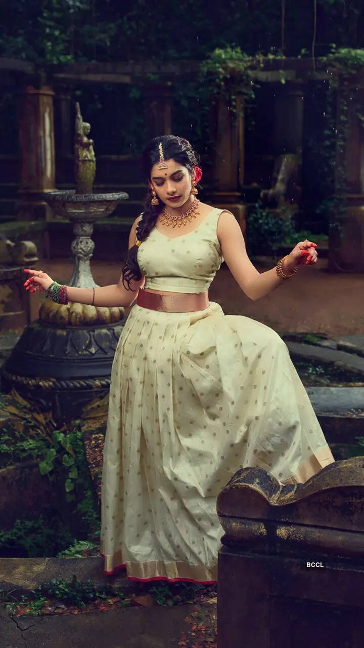 Bigg Boss Malayalam winner Dilsha Prasannan stuns in her new 'Maa Kaali ...