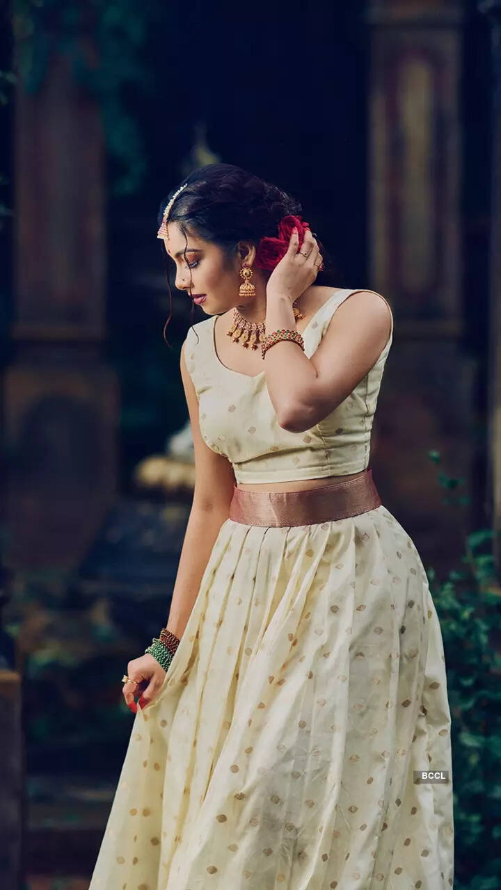 Bigg Boss Malayalam winner Dilsha Prasannan stuns in her new 'Maa Kaali ...