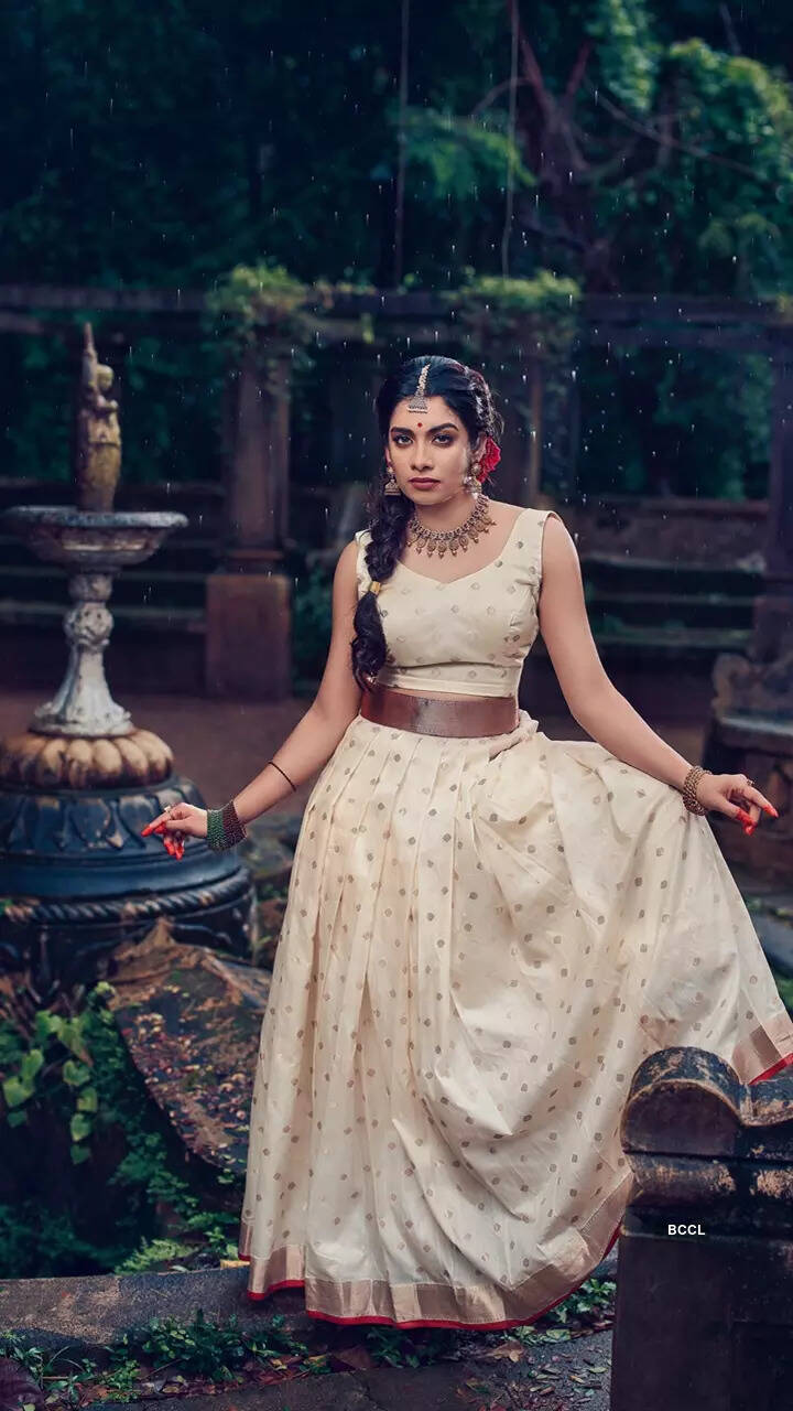 Bigg Boss Malayalam winner Dilsha Prasannan stuns in her new 'Maa Kaali ...