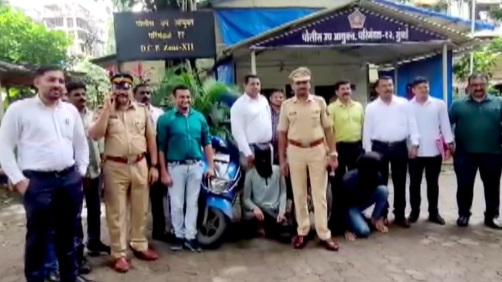 Maharashtra: Police nab chain-snatchers by impersonating as delivery boys