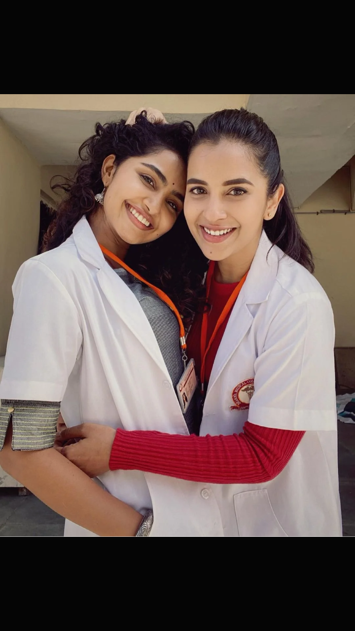 First look poster of single character movie 'Hello Meera' unleashed ...