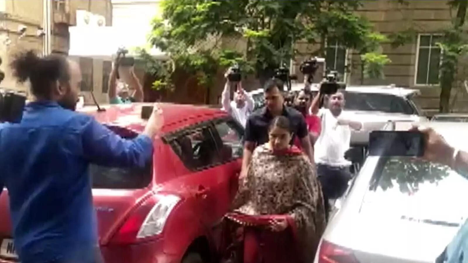 Patra Chawl case: Witness Swapna Patkar arrives at ED office