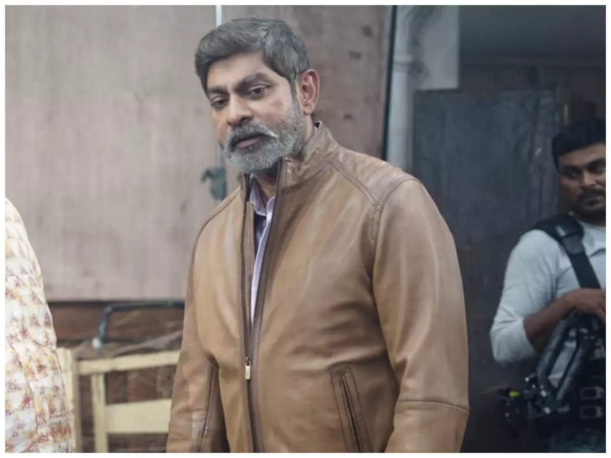 Jagapathi Babu joins the sets of Dileep starrer ‘Voice of Sathyanathan ...