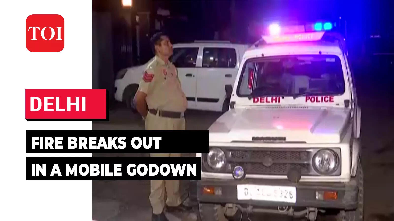 Fire breaks out in a mobile godown in Delhi, 10 fire tenders reach the spot