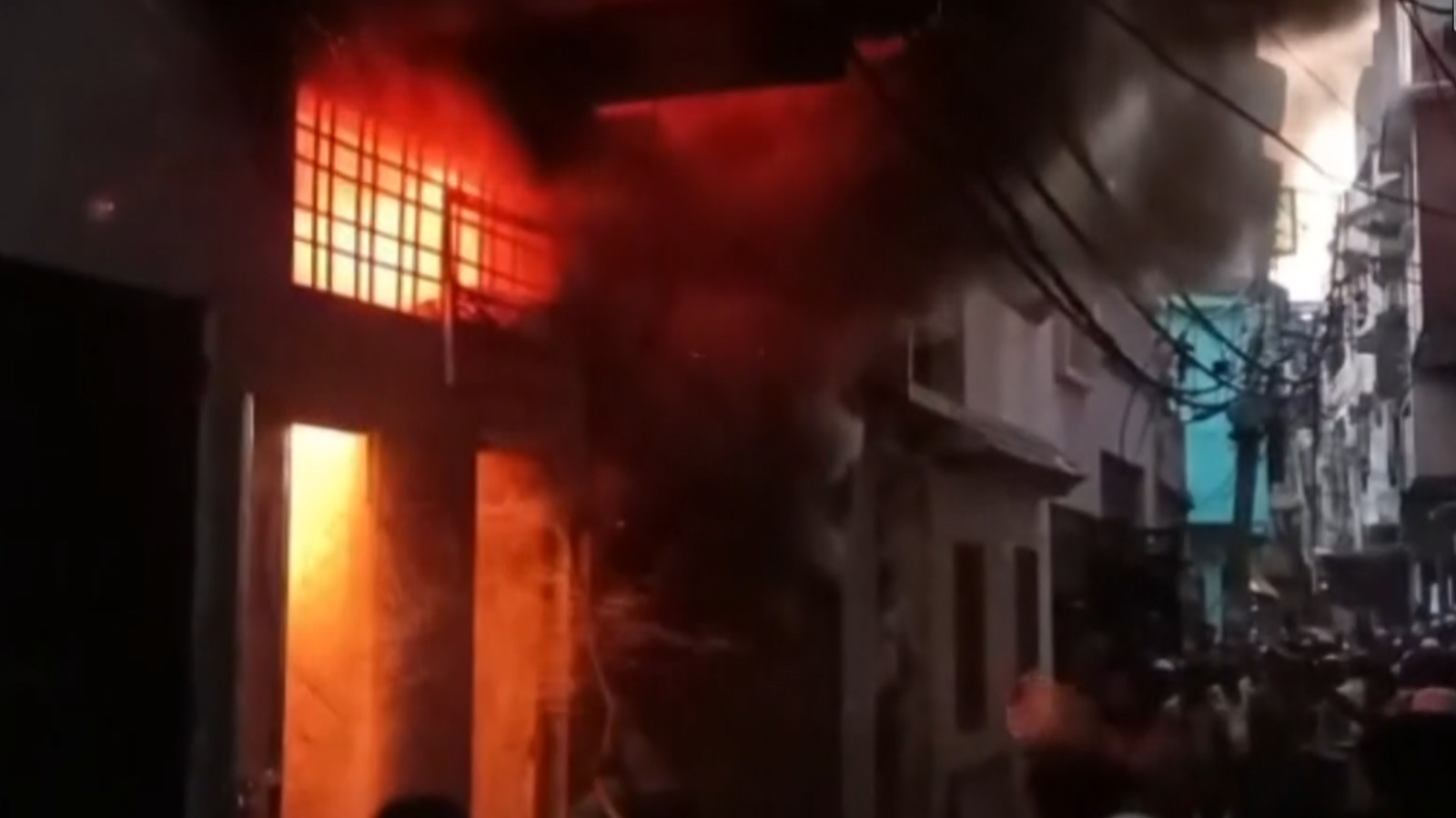 UP: 5 persons killed in massive building fire, informs Moradabad DM