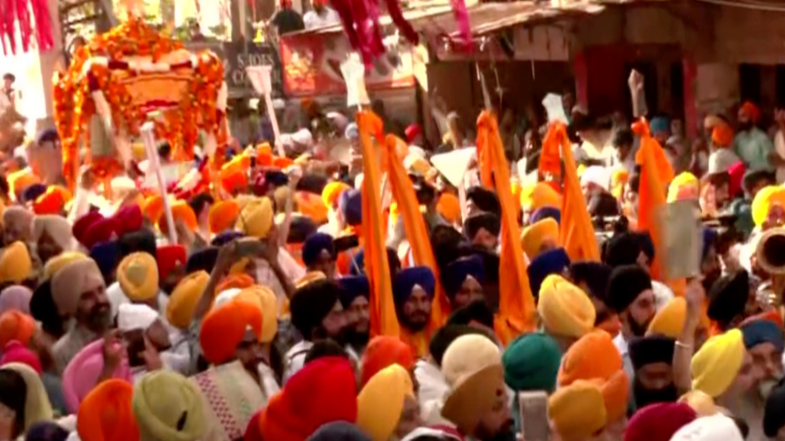 nagar kirtan: Amritsar: Nagar Kirtan organised on 418 years of Parkash Purab of Shri Guru Granth ...