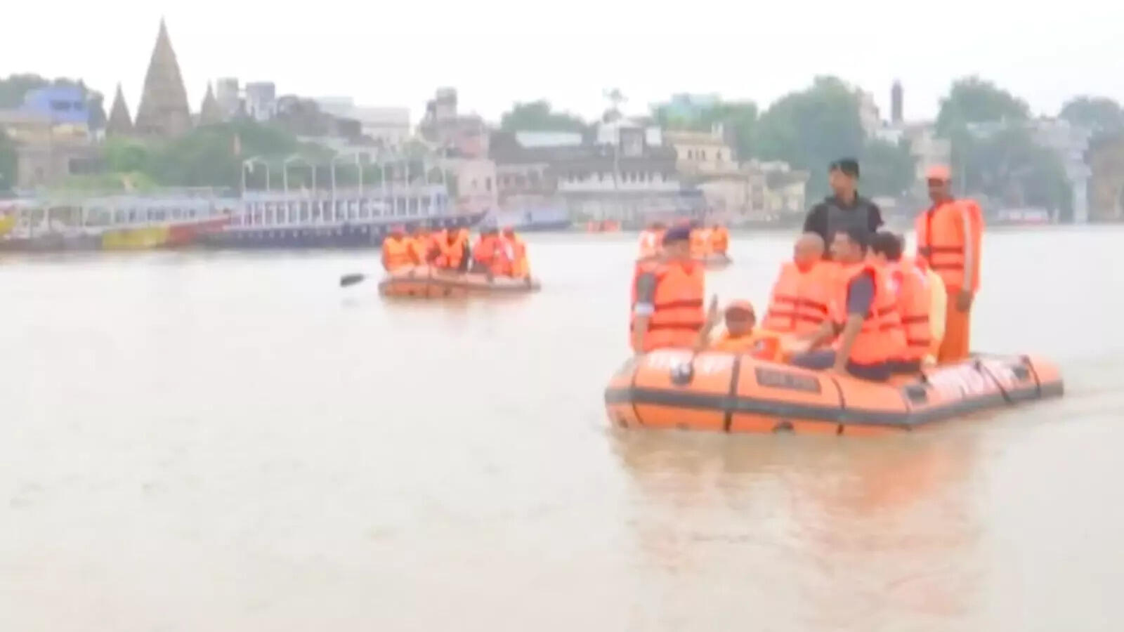 UP: CM Yogi takes stock of flood-hit areas in Varanasi