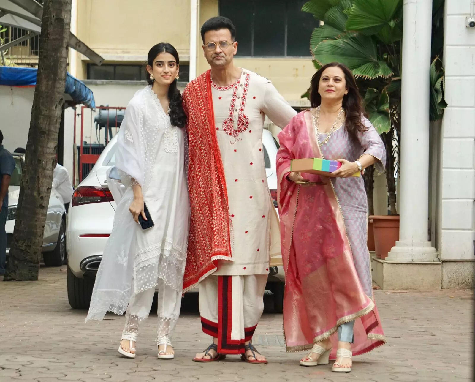 Shilpa Shetty Kundra shares a happy video of her hubby Raj and kids ...