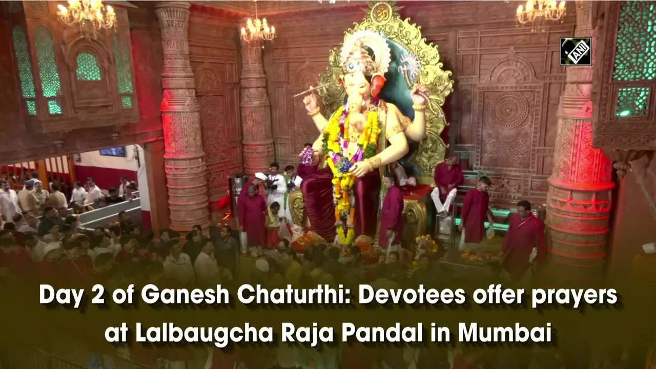 lalbaugcha raja: 2nd day of Ganesh Chaturthi: Devotees offer prayers at ...