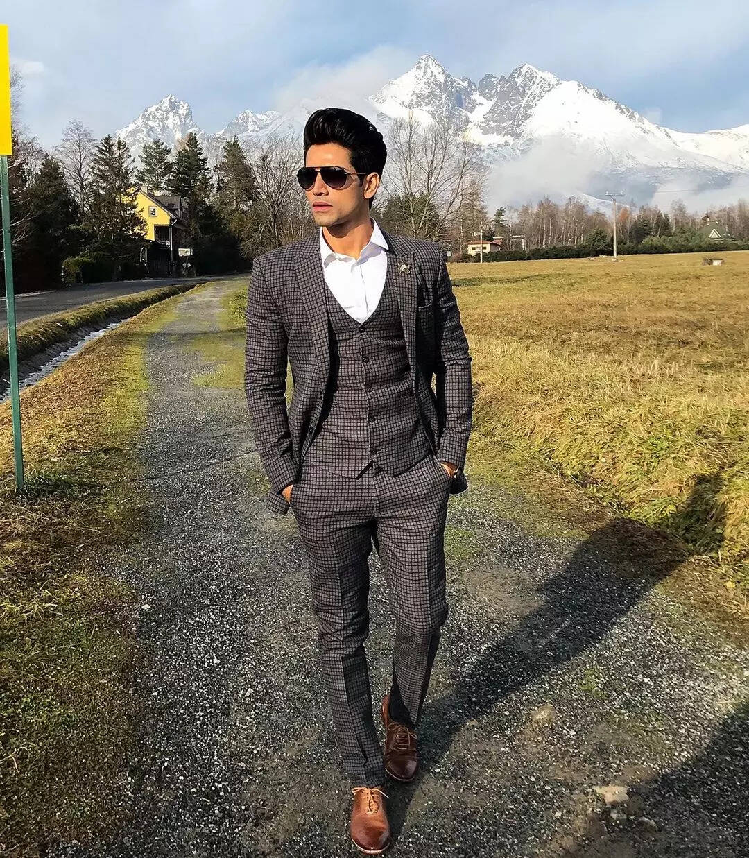 Five times Altamash Faraz made colourful suit statements!