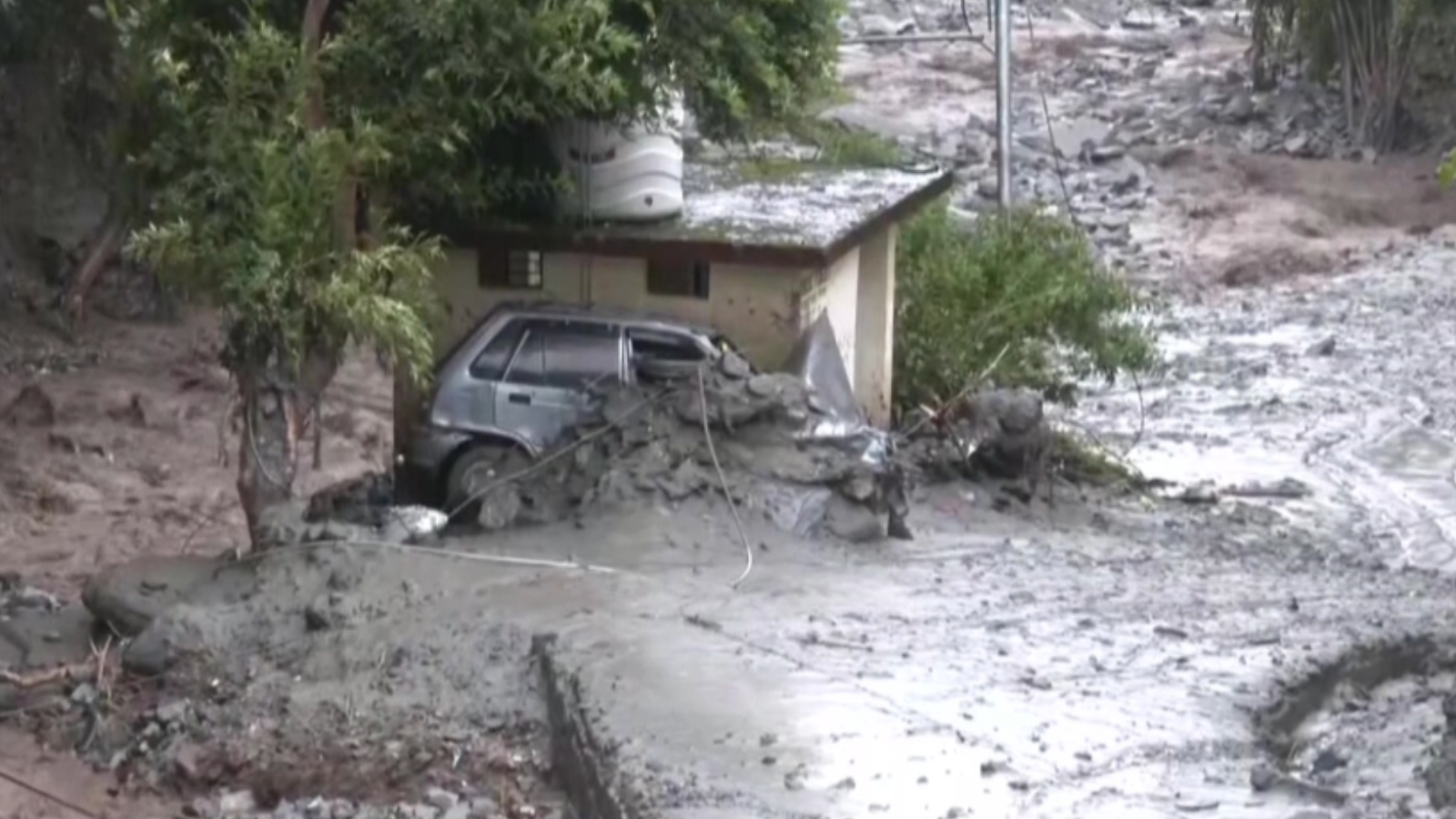 Himachal Pradesh: Heavy rain triggers flash flood in Dharamshala