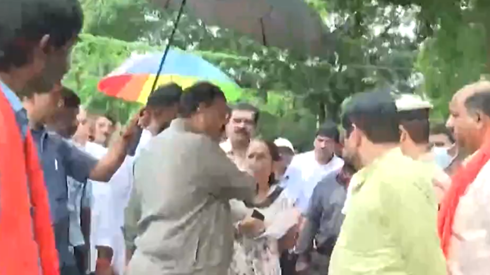 Karnataka: BJP MLA Aravind Limbavali misbehaves with woman complaining ...