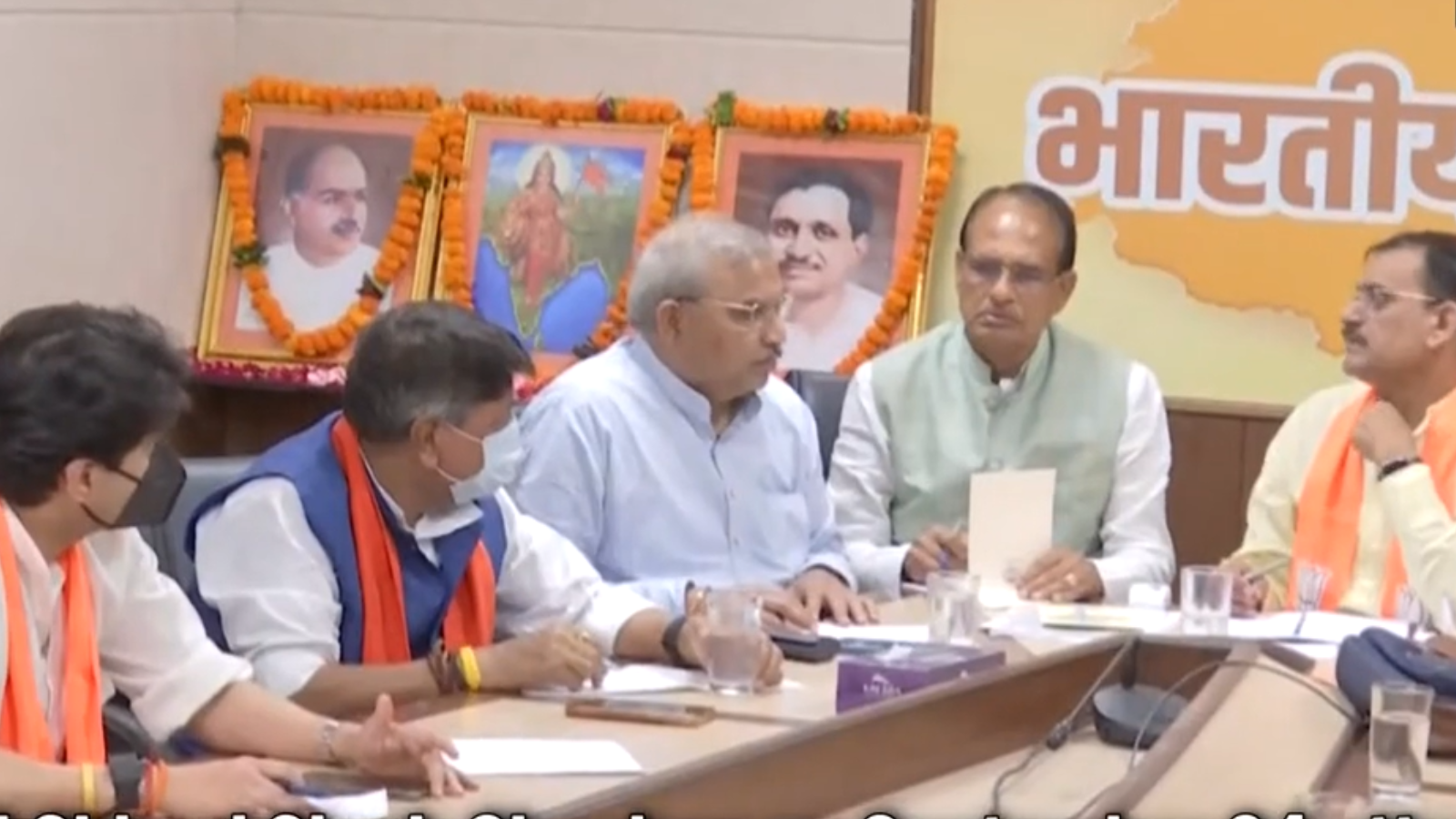 Shivraj Chouhan, Jyotiraditya Scindia attend BJP Working Committee meeting in Bhopal