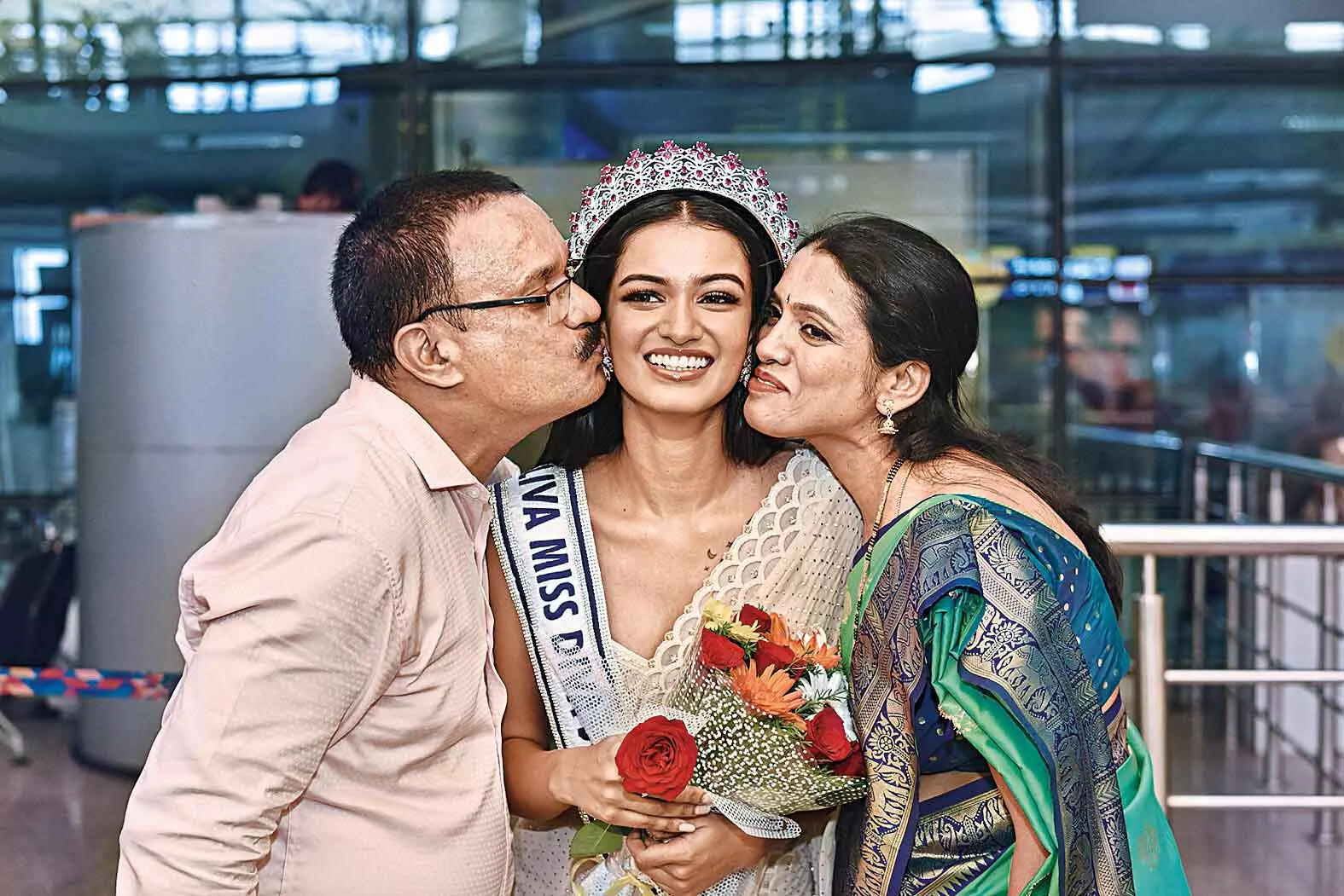 A grand homecoming for Pragnya Ayyagari: LIVA Miss Diva Supranational 2022 - Times of India