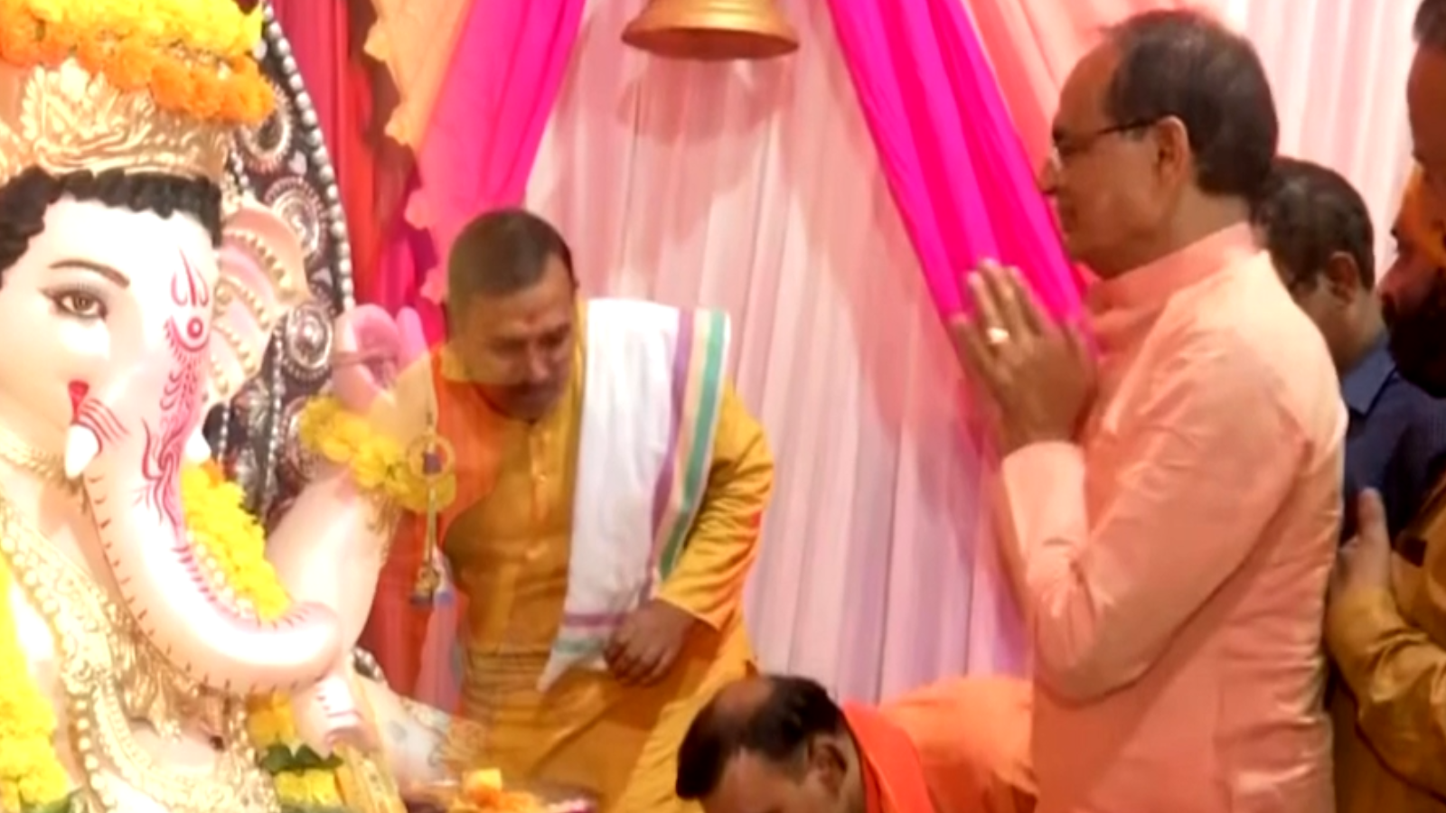 Ganesh Chaturthi: MP CM visits various Ganesh pandals in Bhopal