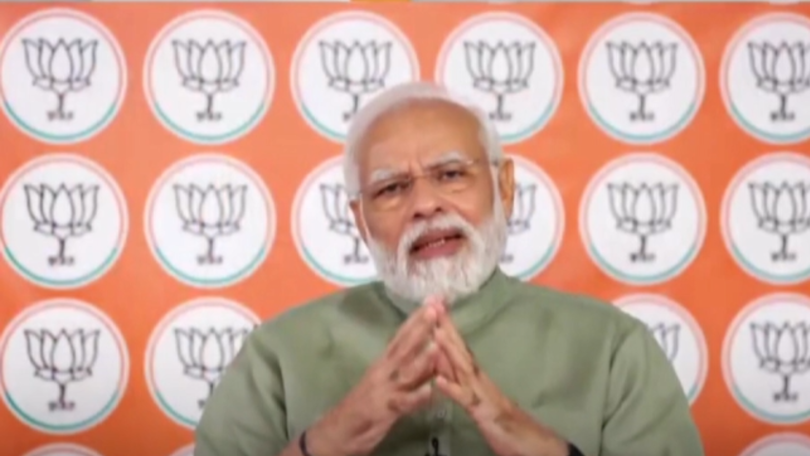 PM Modi interacts with beneficiaries of various schemes in Surat PM Modi interacts with beneficiaries of various schemes in Surat