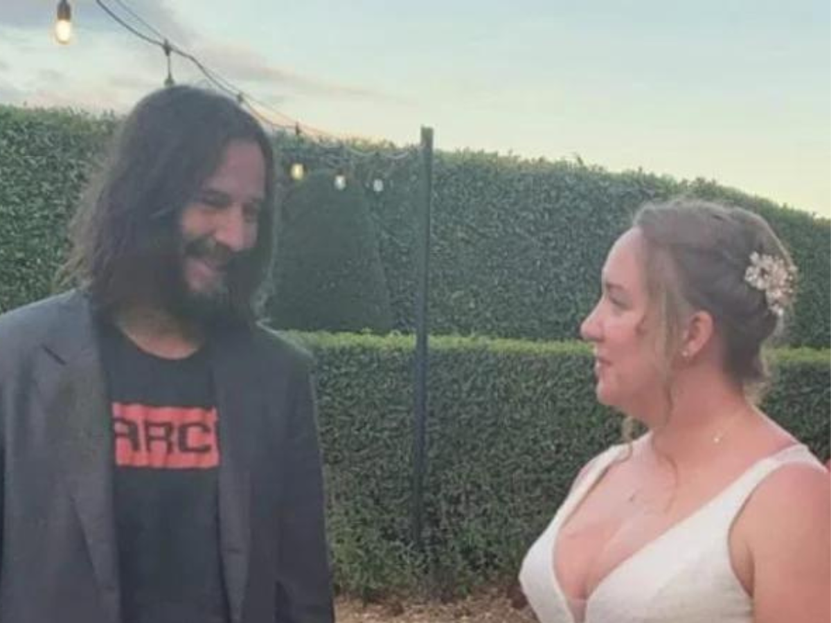 Keanu Reeves surprised a couple on their wedding day - Times of India