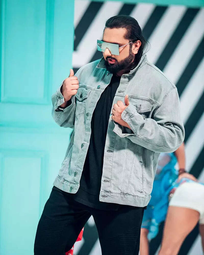 Pictures of Yo Yo Honey Singh and wife Shalini Talwar go viral after ...