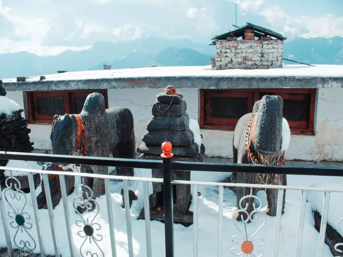 The legend of Himachal’s famous Bijli Mahadev Temple | Times of India ...
