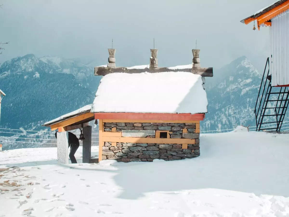 The legend of Himachal’s famous Bijli Mahadev Temple | Times of India ...