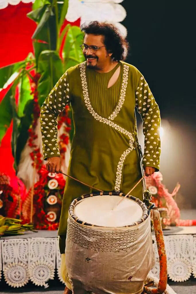 Kolkata singers join hands for a unique homecoming song to celebrate ...