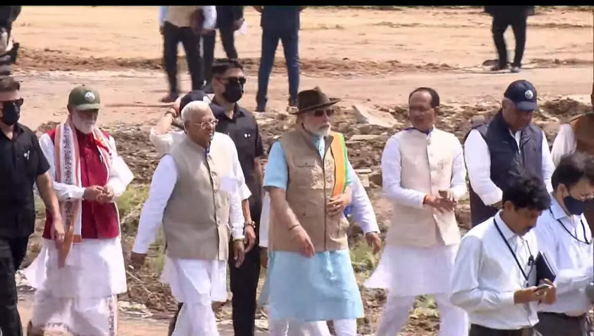 Prime Minister Narendra Modi releases 8 cheetahs in MP's Kuno National ... Prime Minister Narendra Modi releases 8 cheetahs in MP's Kuno National ...