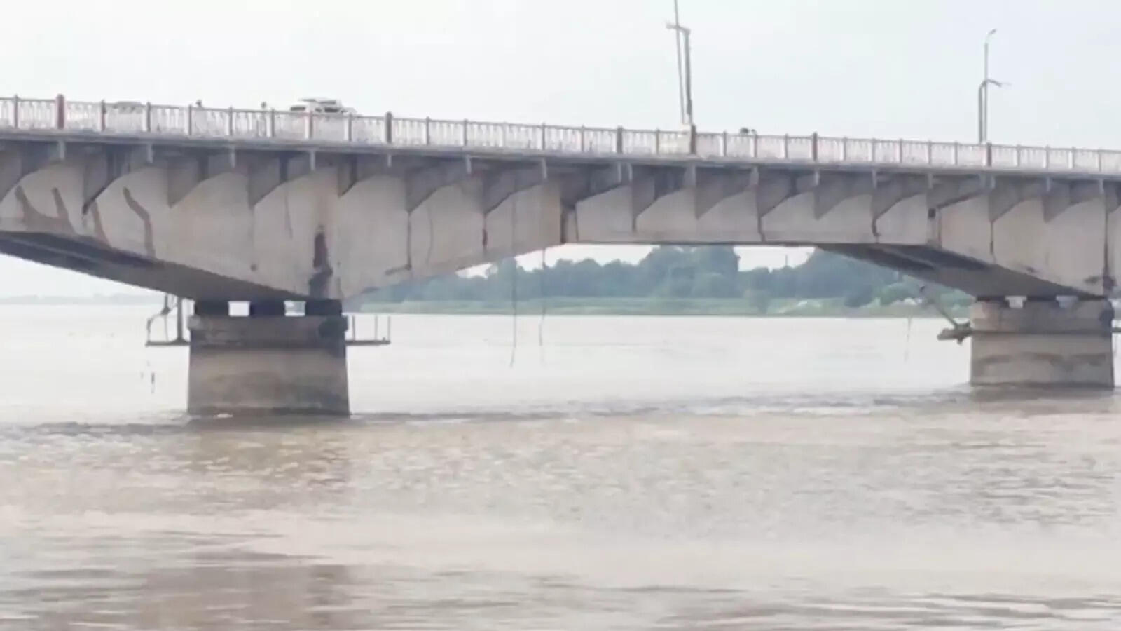 UP: Water level rises in Ayodhya’s River Sarayu