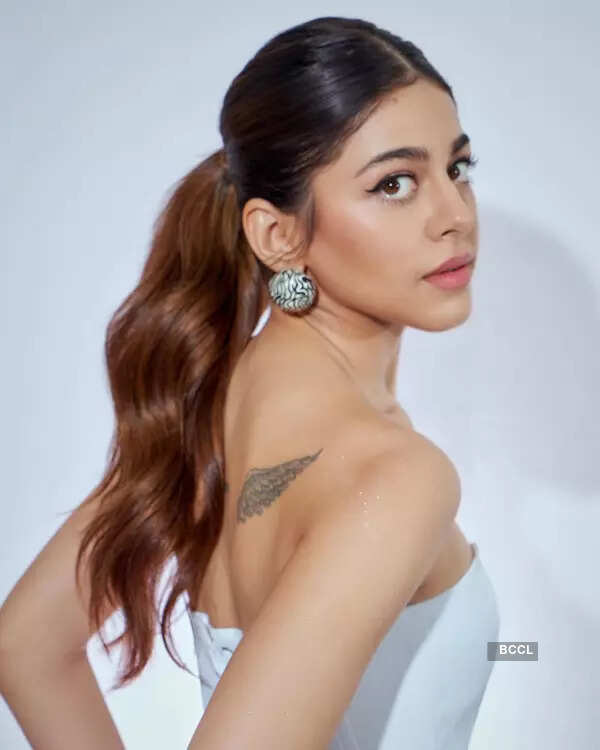 Bewitching pictures of Pooja Bedi’s daughter Alaya Furniturewalla you ...