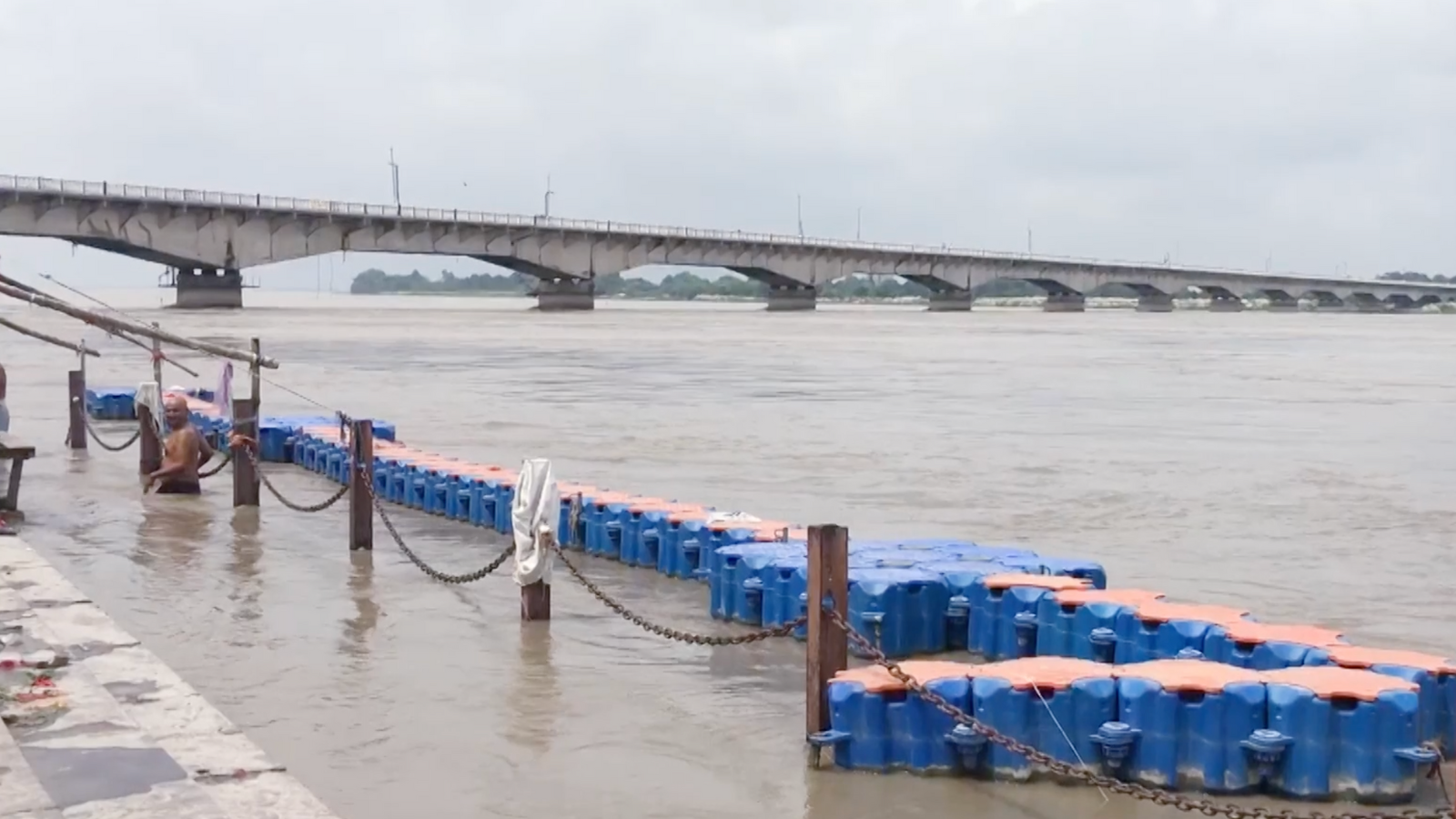 UP: Water level of Saryu river increases in Ayodhya