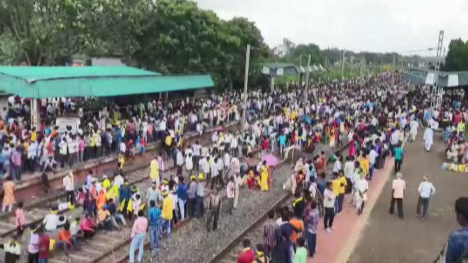 West Bengal: Kurmi Tribal community continues ‘Rail Roko’ protest in ...