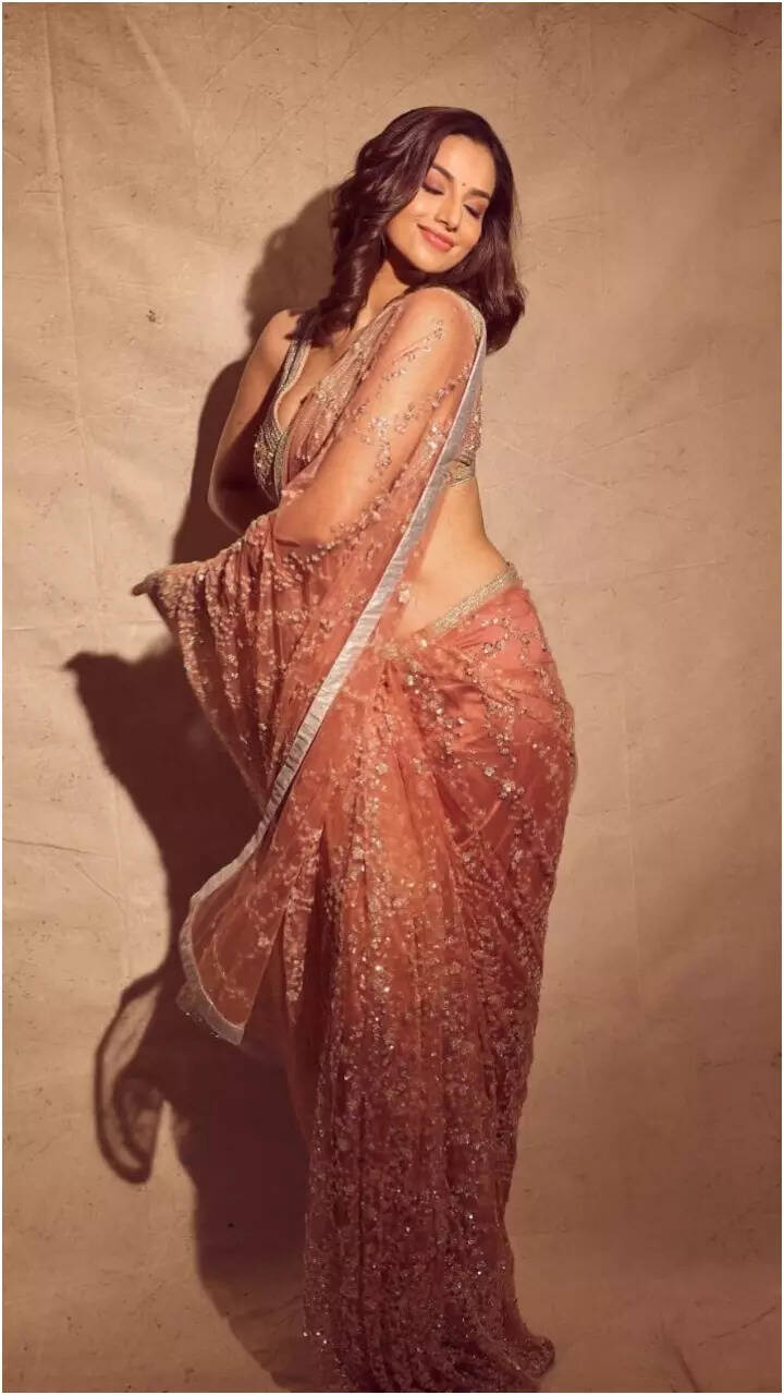 Keerthy Suresh's first look from Nani-starrer 'Dasara' released | Telugu Movie News - Times of India